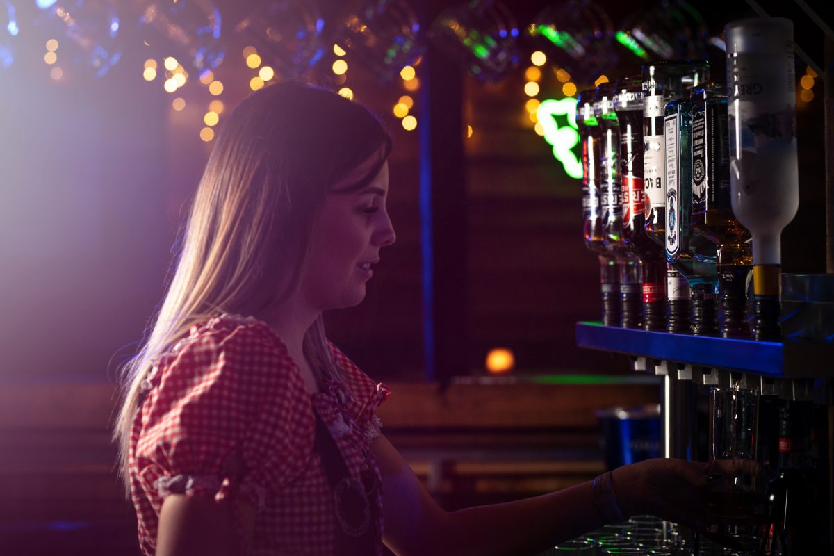 Speed rail for bar gives you a faster service and control of beverage